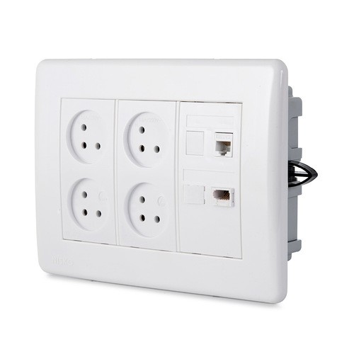 עמדת NISKO OFFICE תחת הטיח 6 מודול, 4 שקעים, 1 מחשב 1 טלפון | אינסטלציה חשמלית | עמדות עבודה