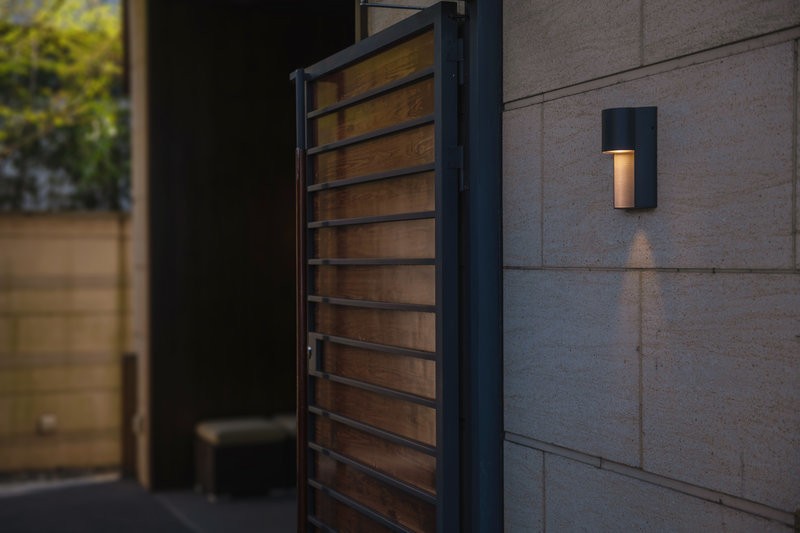 גוף תאורה צמוד קיר אפור URBAN LUTEC GU10 MAX 7W IP54